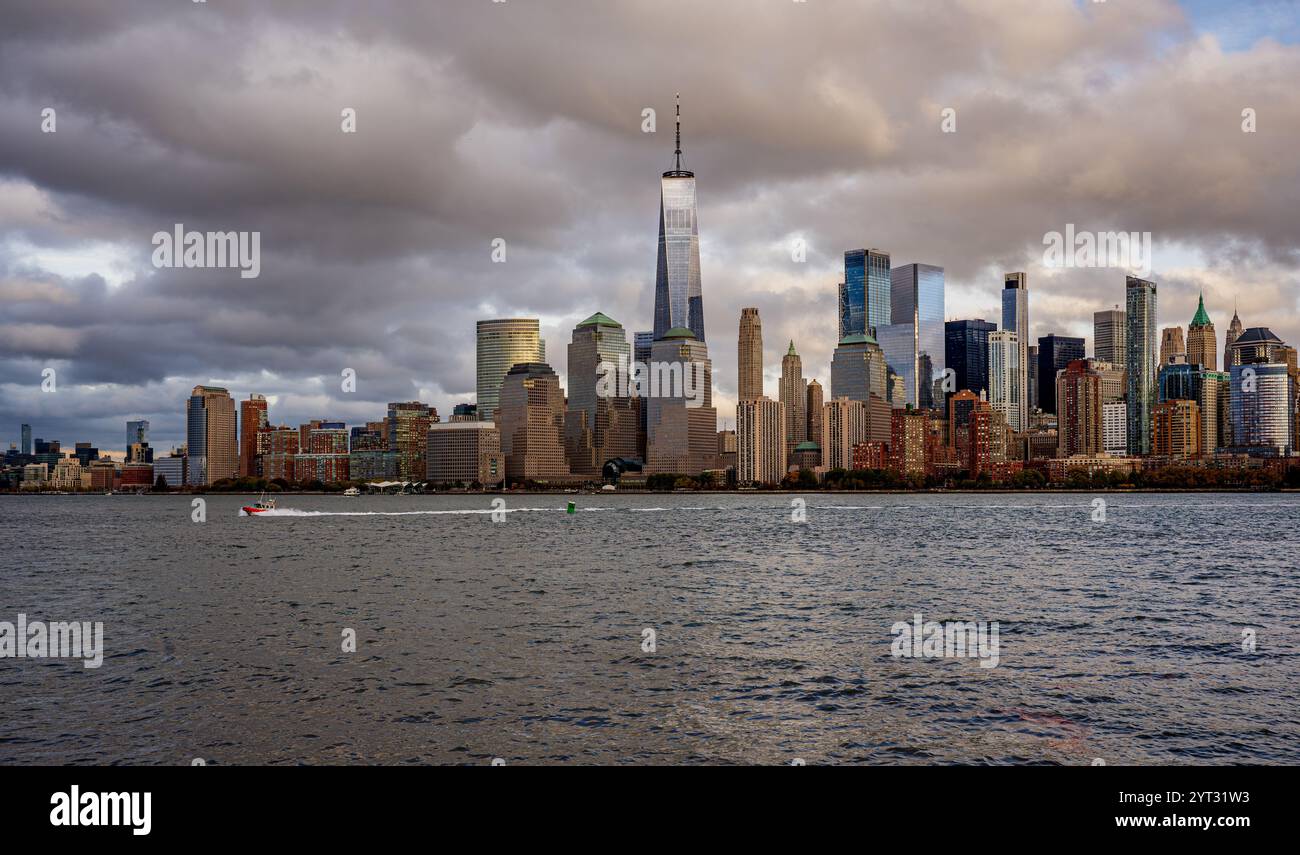 New york skyline on hi-res stock photography and images - Alamy