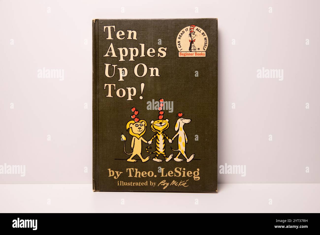 Children's Book Ten Apples Up On Top! by Theo LeSieg Stock Photo - Alamy