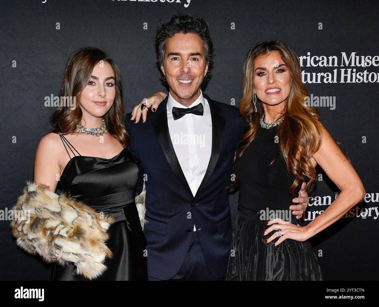 Shawn Levy, center, with his daughter Sophie Levy, left, and wife ...