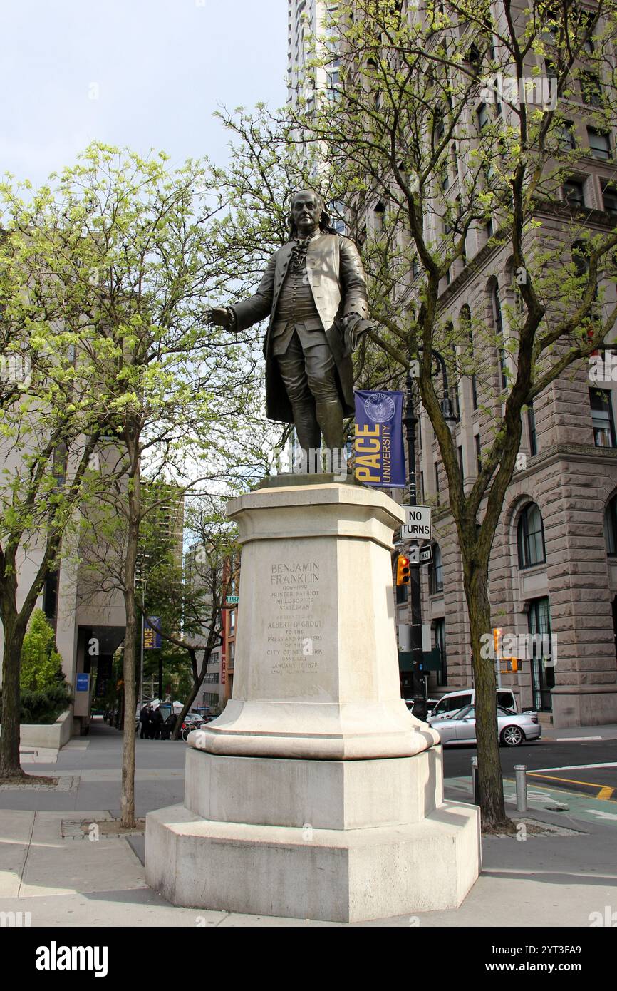 Statue of Benjamin Franklin, by Ernst Plassman, unveiled in 1872, in ...