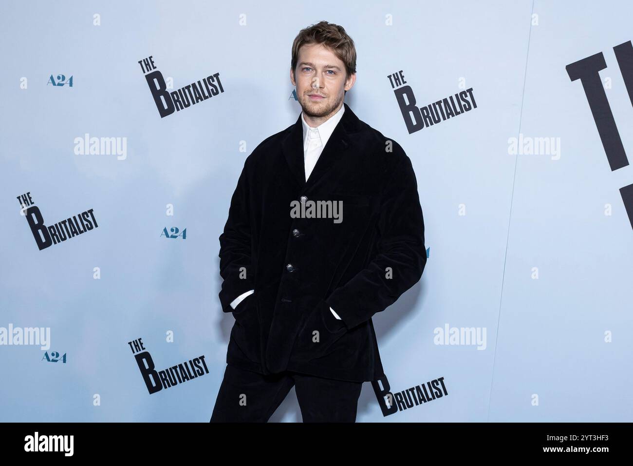 Los Angeles, USA. 05th Dec, 2024. Joe Alwyn attends the arrivals of the ...