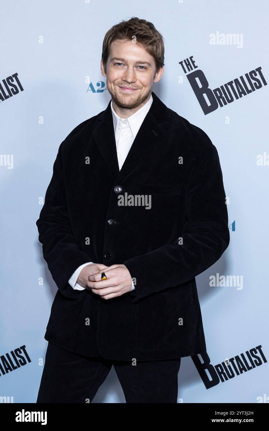 Los Angeles, USA. 05th Dec, 2024. Joe Alwyn attends the arrivals of the ...