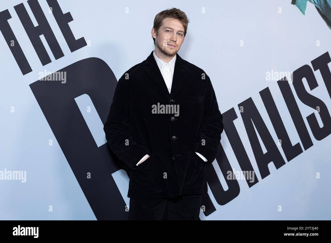 Los Angeles, USA. 05th Dec, 2024. Joe Alwyn attends the arrivals of the ...