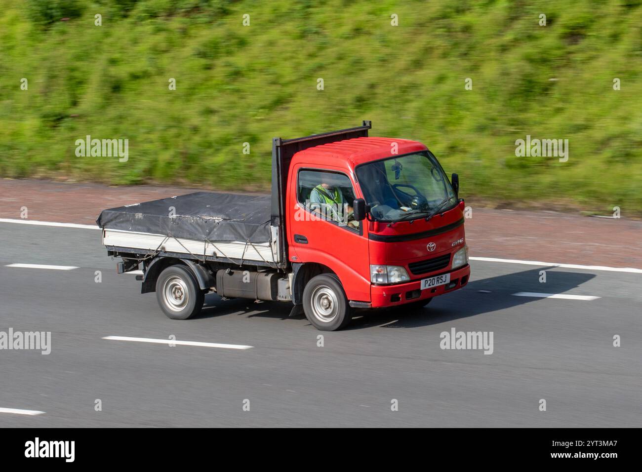 2004 Red Toyota Dyna 300 SWB, Business Rigid Trucks; 4×2 Axle; Manual ...