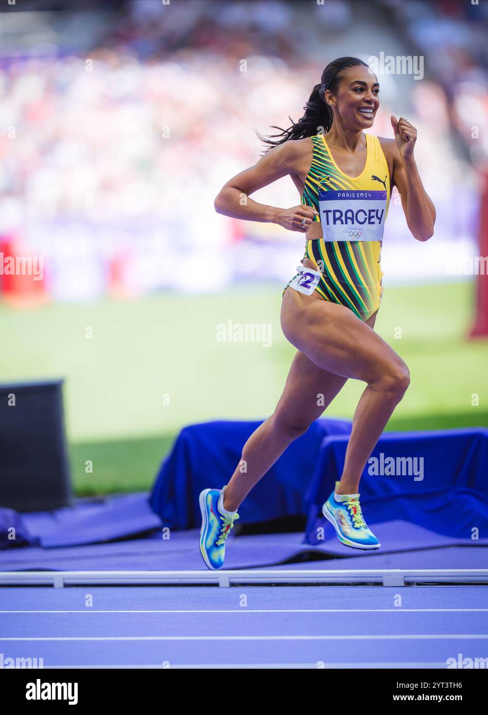 Adelle Tracey participating in the 1500 meters at the Paris 2024 ...