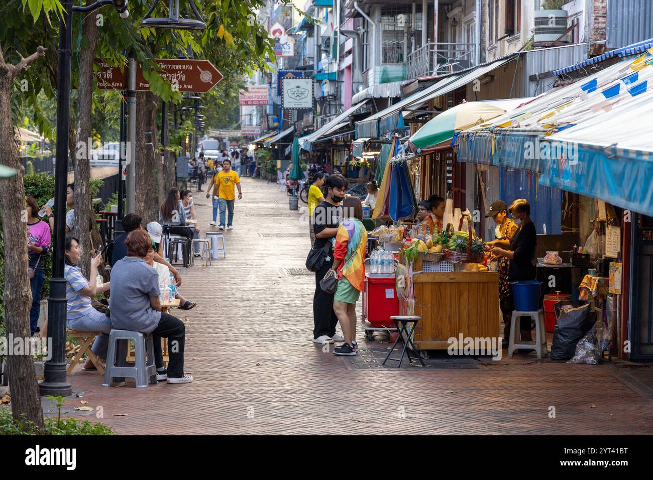 China town bangkok street life hi-res stock photography and images - Alamy