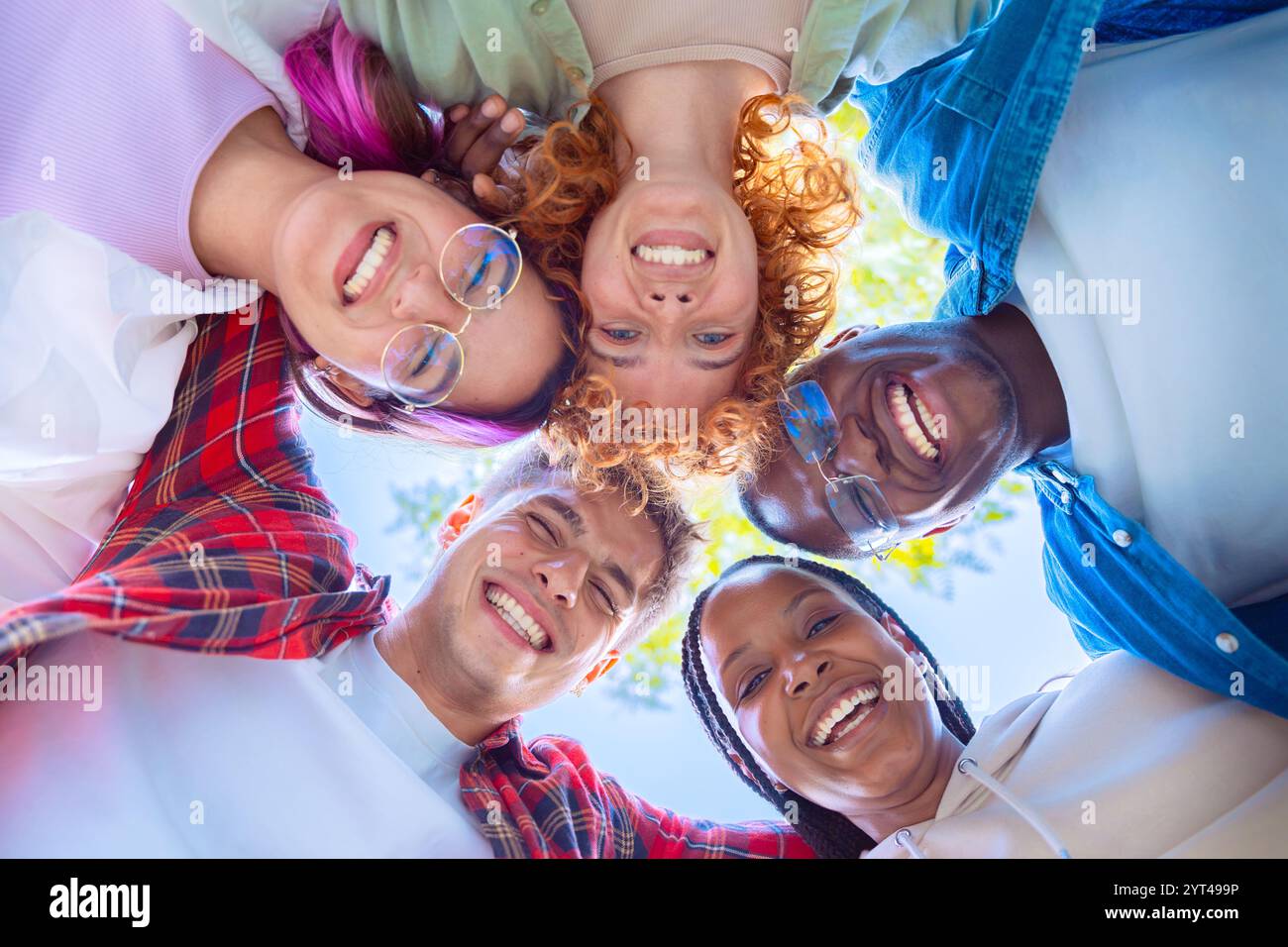 Diverse and inclusive friendship hi-res stock photography and images ...