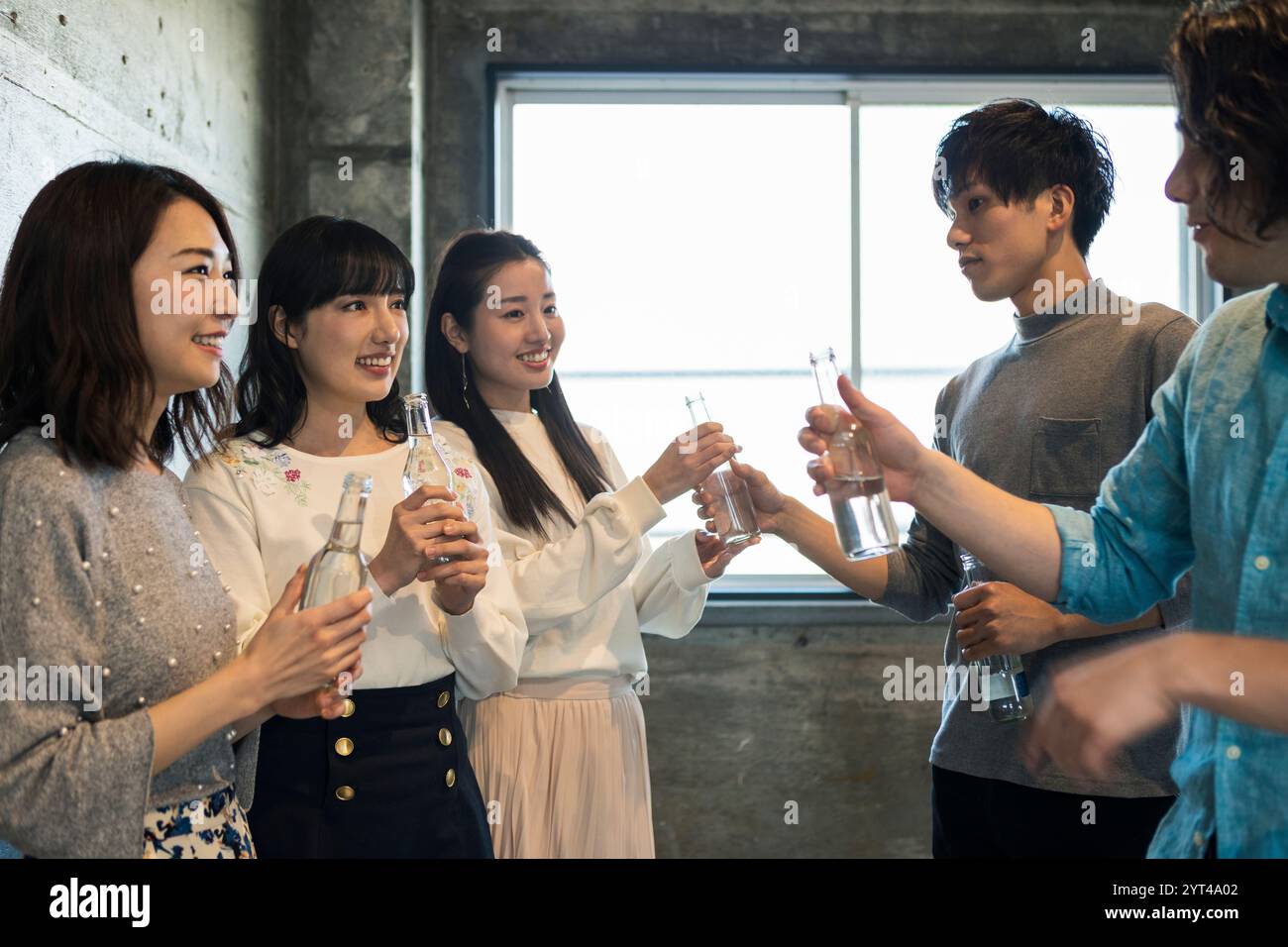 Alcohol parties hi-res stock photography and images - Alamy