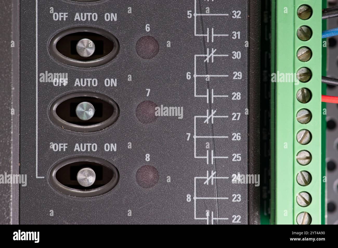 Control box for electronic automation system with screw down ...