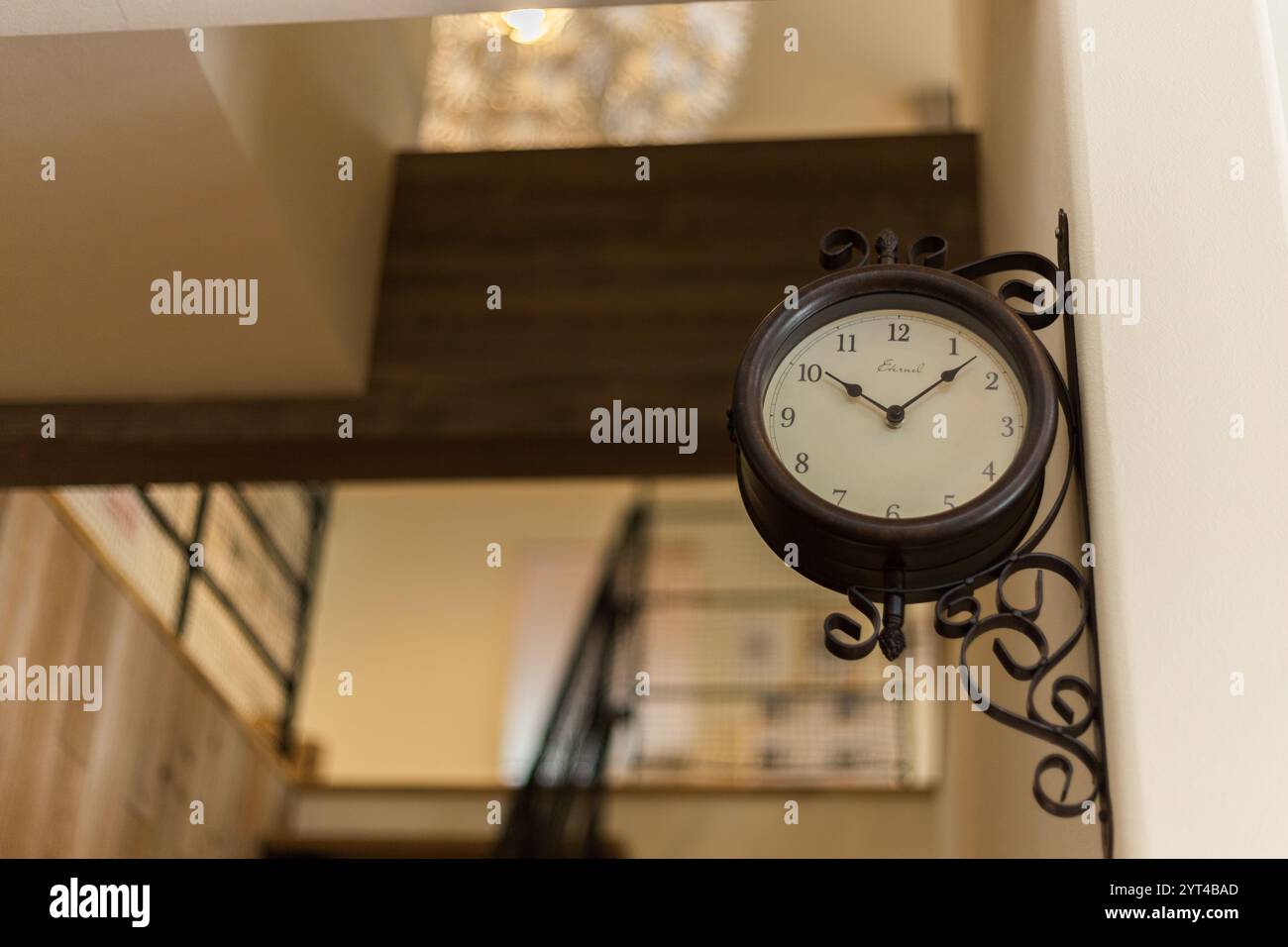Antique clocks hi-res stock photography and images - Alamy