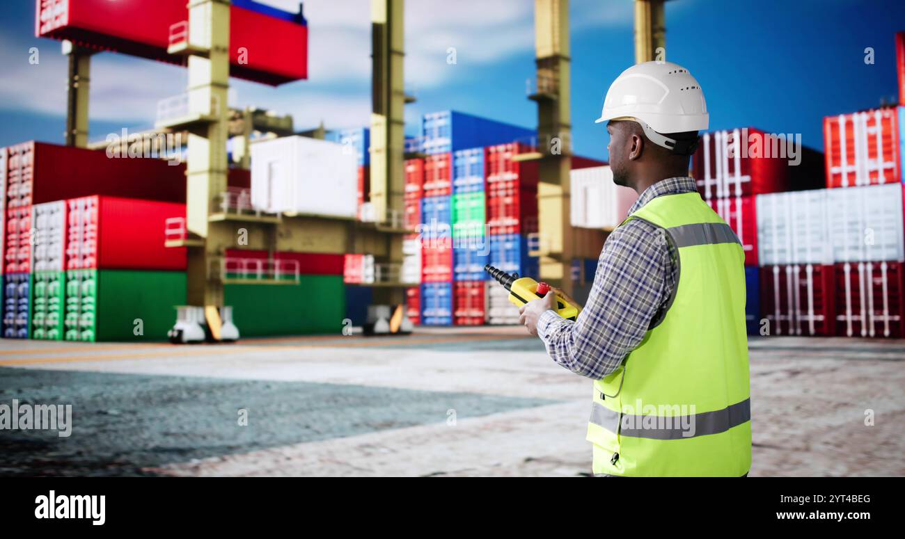 Worker control loading containers hi-res stock photography and images ...