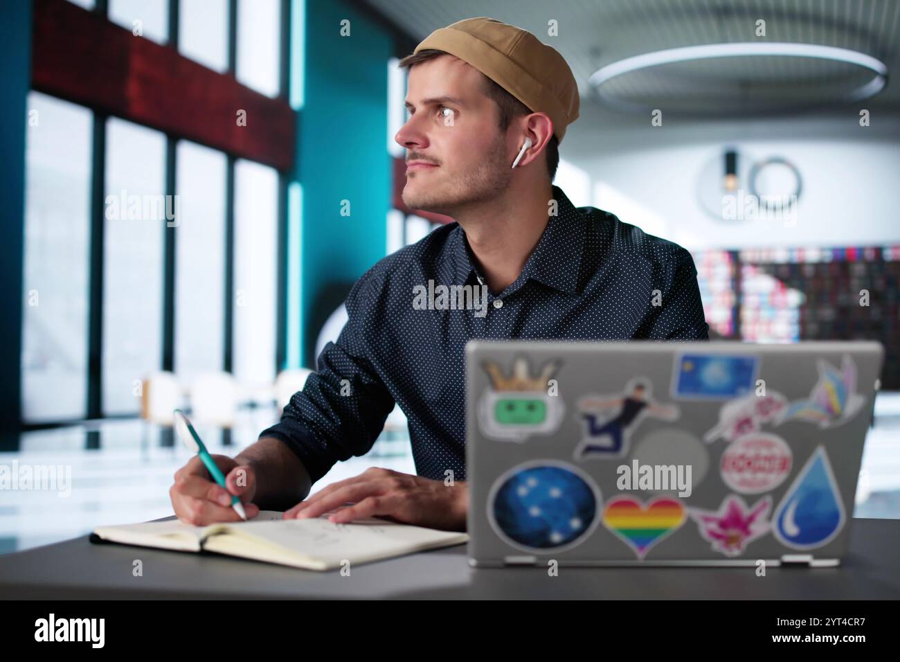 Student Learning On Laptop Computer In Library Stock Photo - Alamy