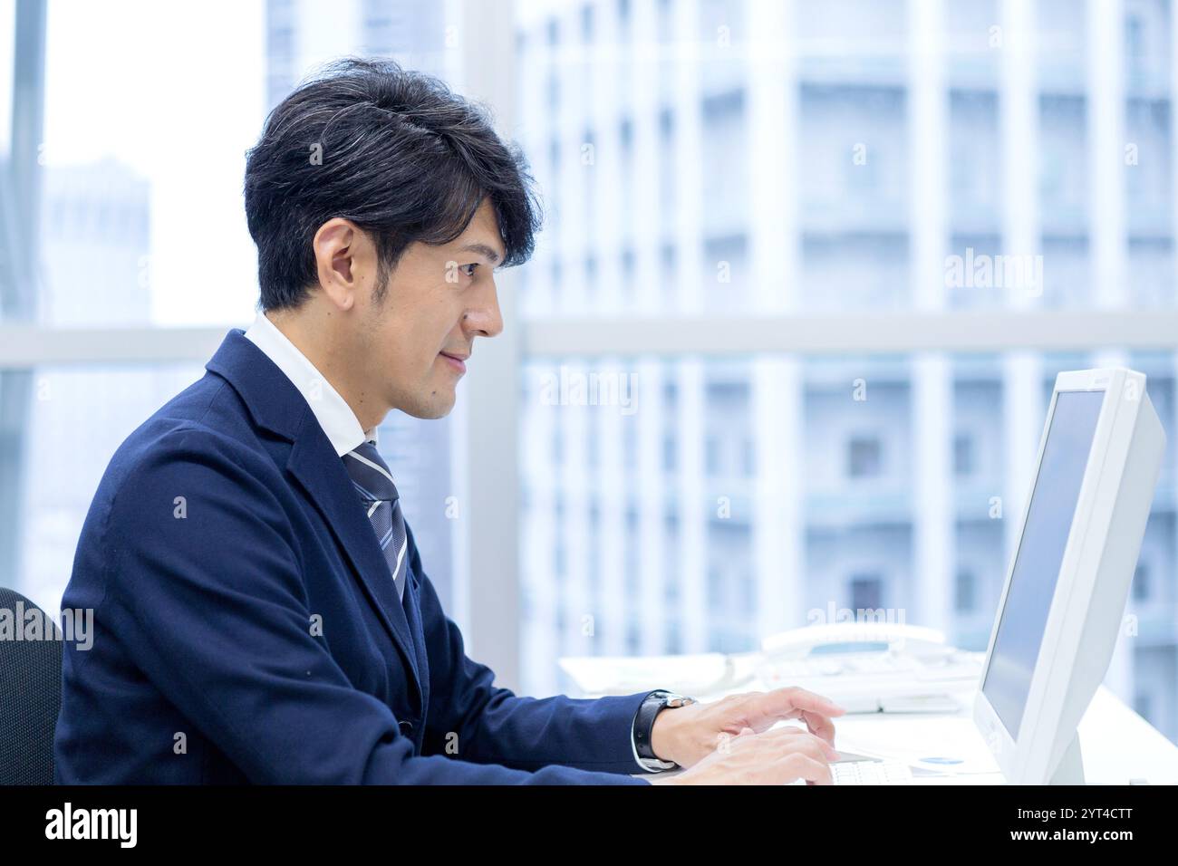 Hand monitor typing keyboard hi-res stock photography and images - Alamy