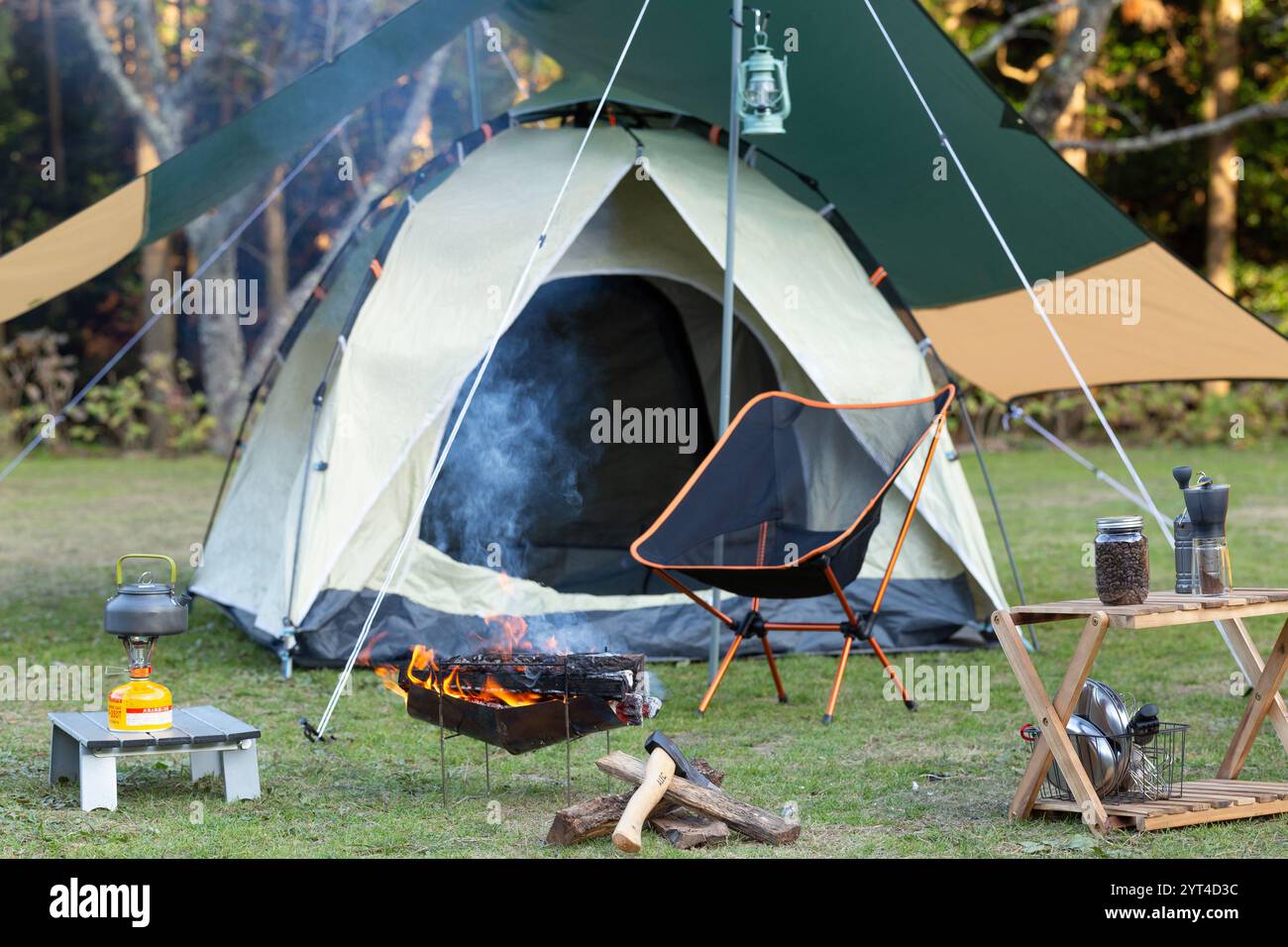 Empty camp site Stock Photo - Alamy