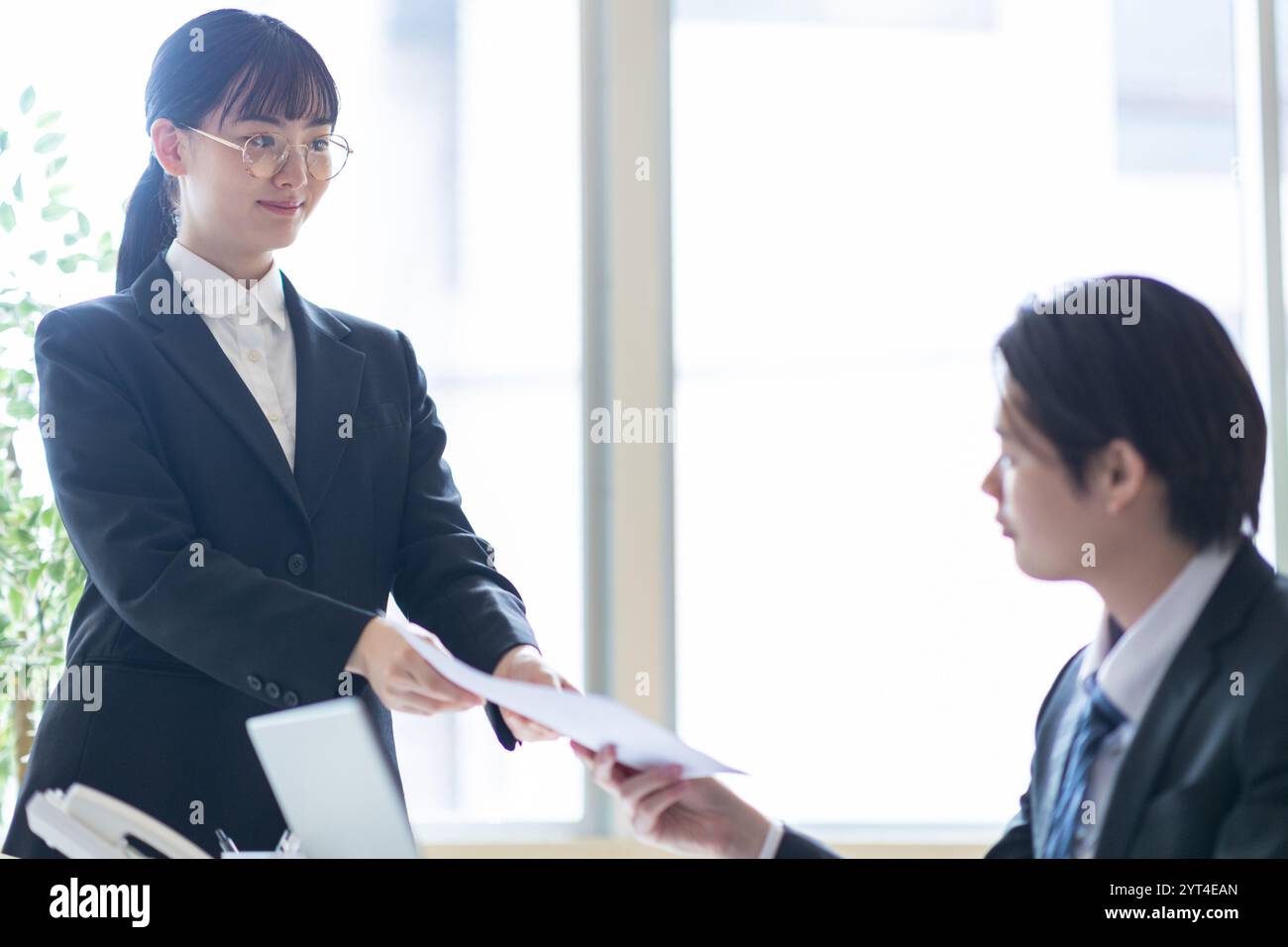 Materials handing hi-res stock photography and images - Alamy