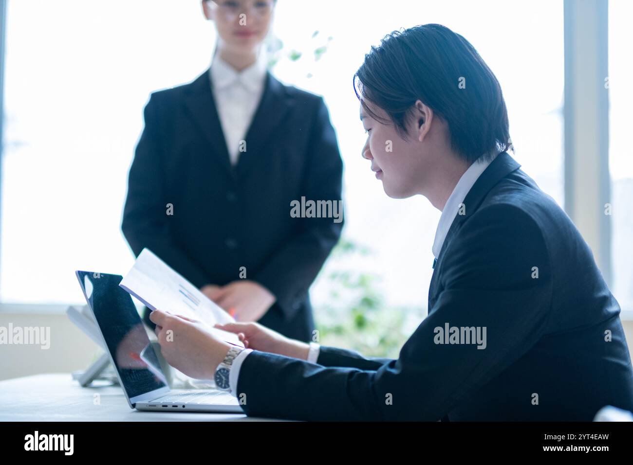 Check and sit hi-res stock photography and images - Alamy