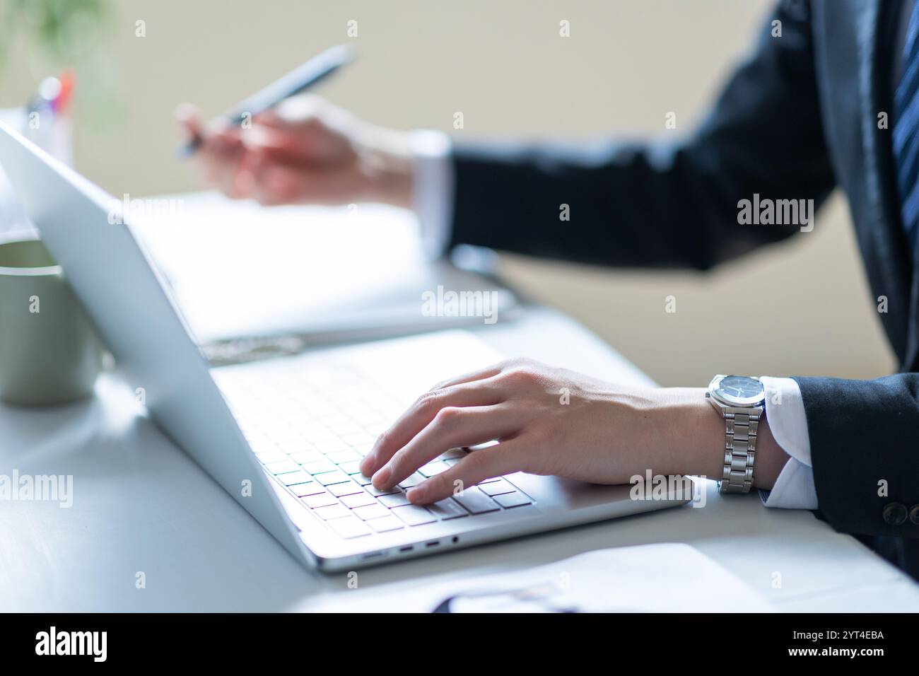 Company typing hi-res stock photography and images - Alamy