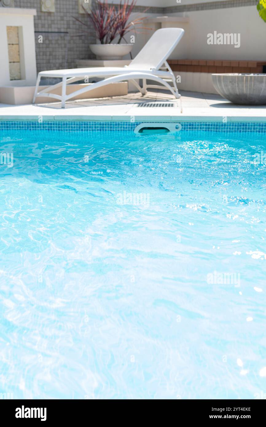 Empty swimming pool Stock Photo - Alamy