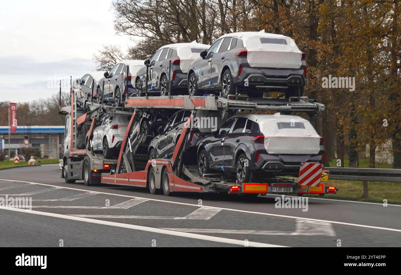 PKW Transport per LKW - hier gesehen auf der BAB A7 Höhe Lehrte bei ...