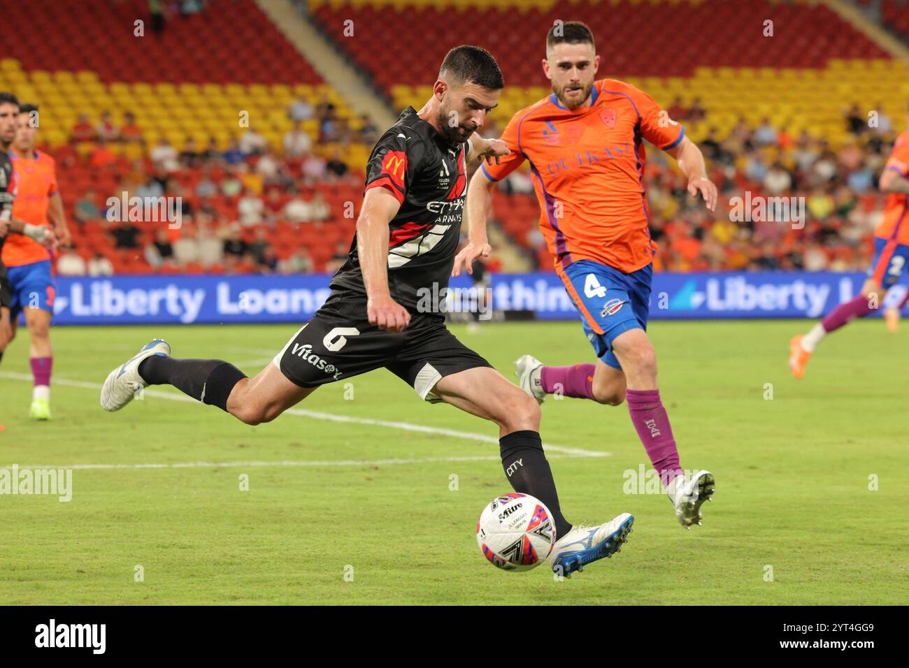Brisbane, Australia, December 6th 2024: Steven Ugarkovic (6 Melbourne ...