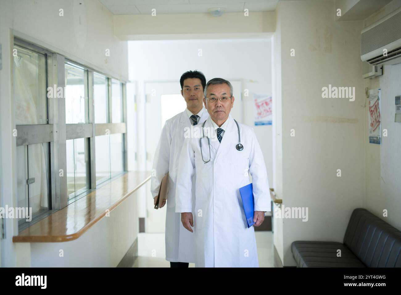 Doctors point of view hi-res stock photography and images - Alamy