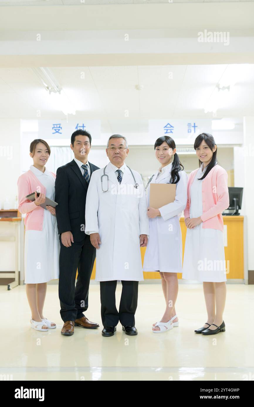 Male and female medical staff Stock Photo - Alamy