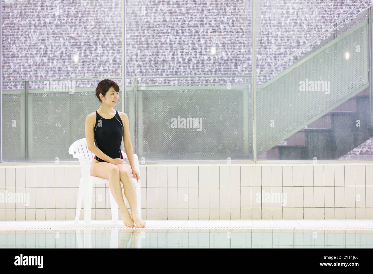 Pool side hi-res stock photography and images - Alamy