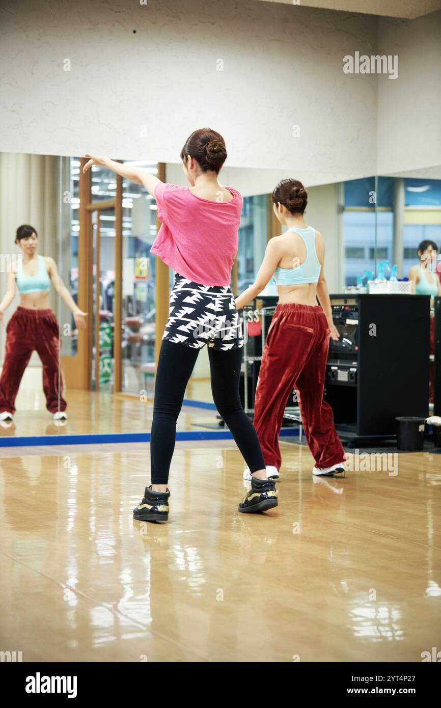 Woman practice dance gym hi-res stock photography and images - Alamy