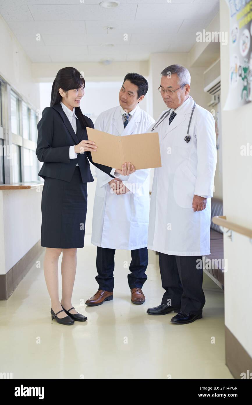 Company medical staff hi-res stock photography and images - Alamy
