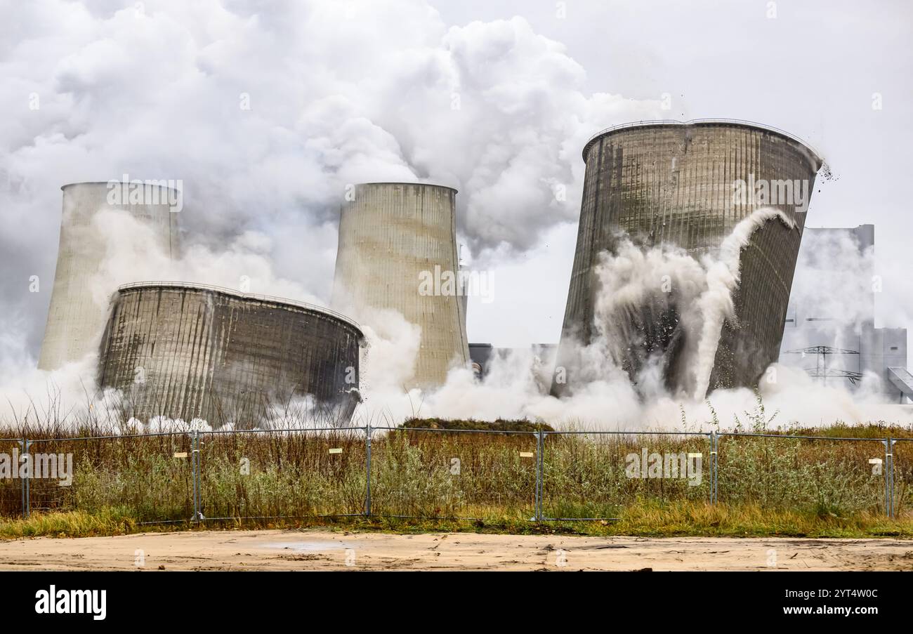 Boxberg, Germany. 06th Dec, 2024. The cooling towers of the Boxberg II ...