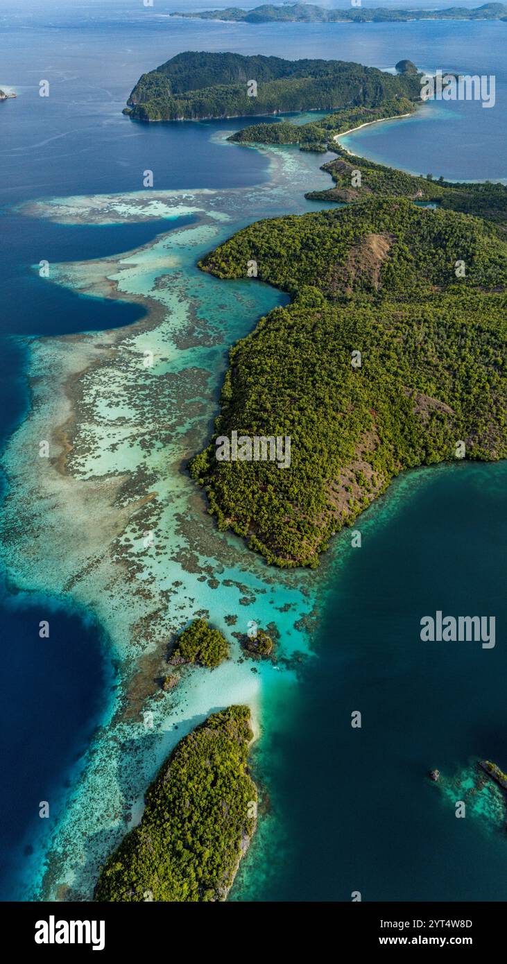 Piaynemo raja ampat indonesia hi-res stock photography and images - Alamy