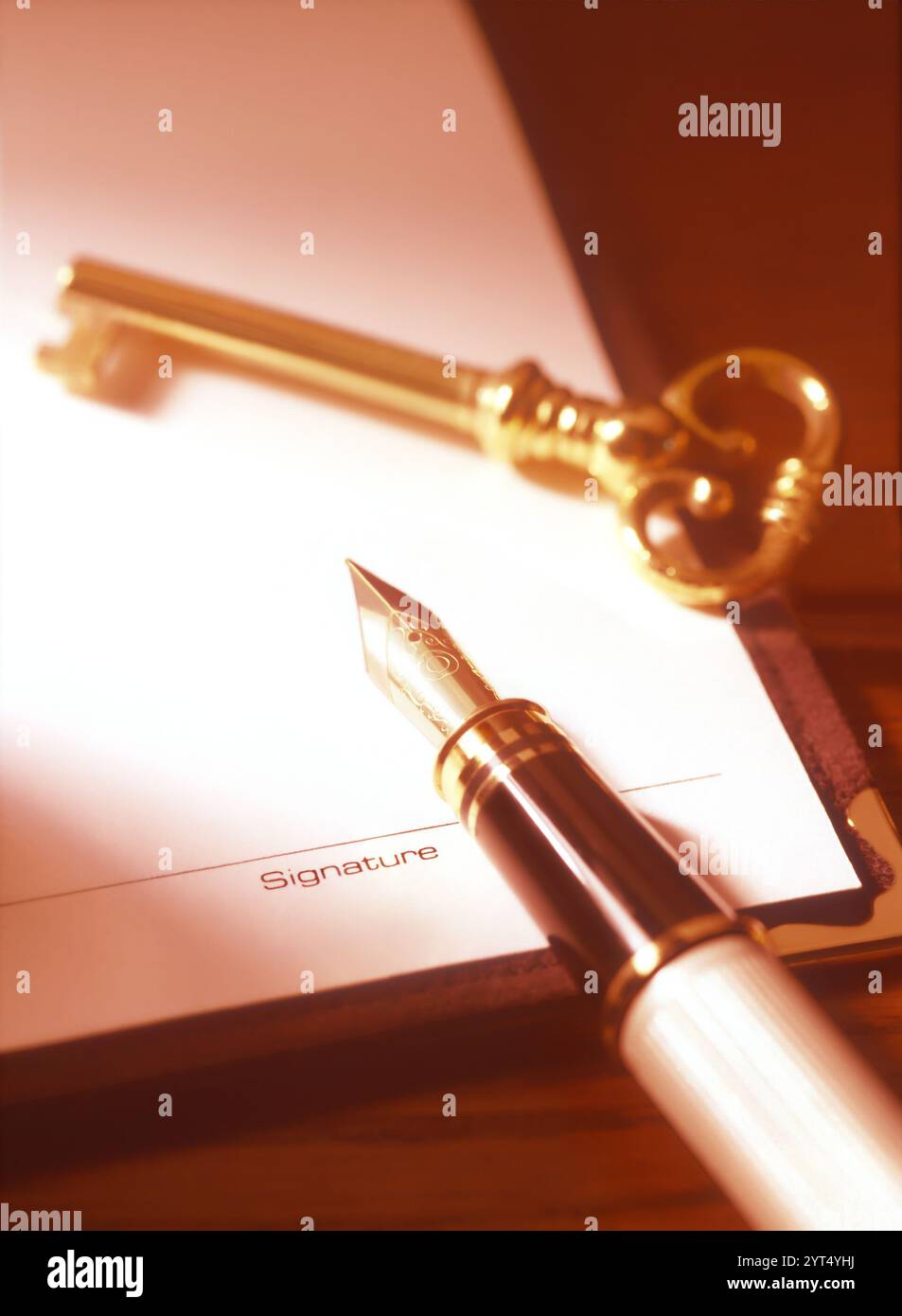 Fountain pen and keys Stock Photo - Alamy