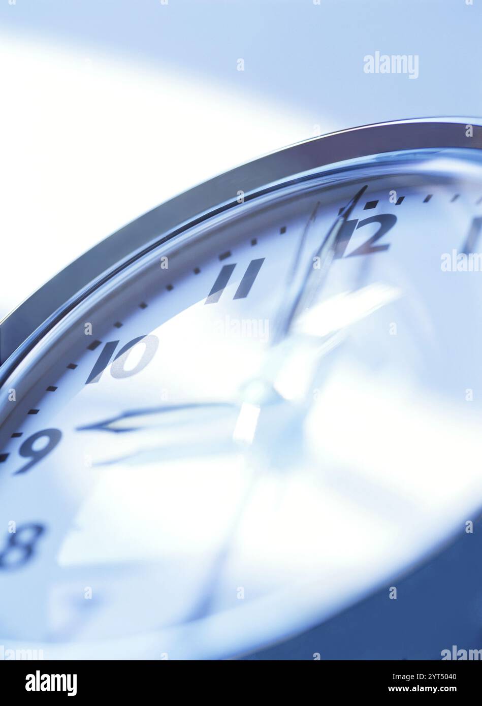 Nine o'clock hi-res stock photography and images - Alamy