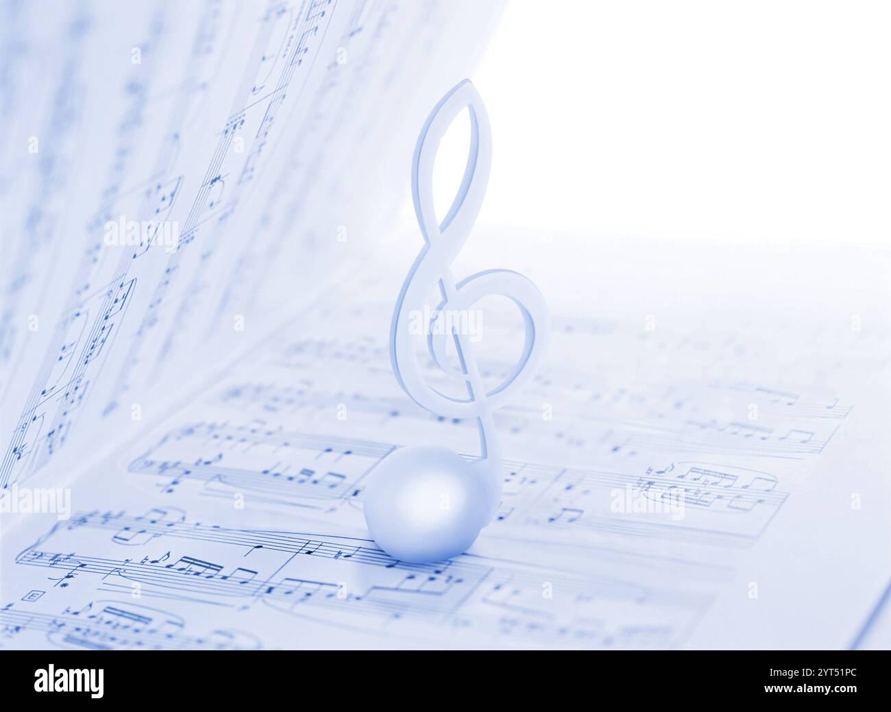 Symbol treble clef blue hi-res stock photography and images - Alamy