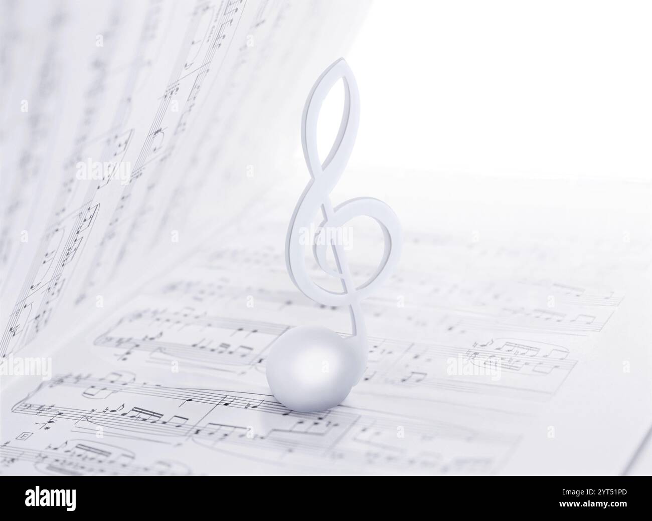 Treble g clef hi-res stock photography and images - Alamy