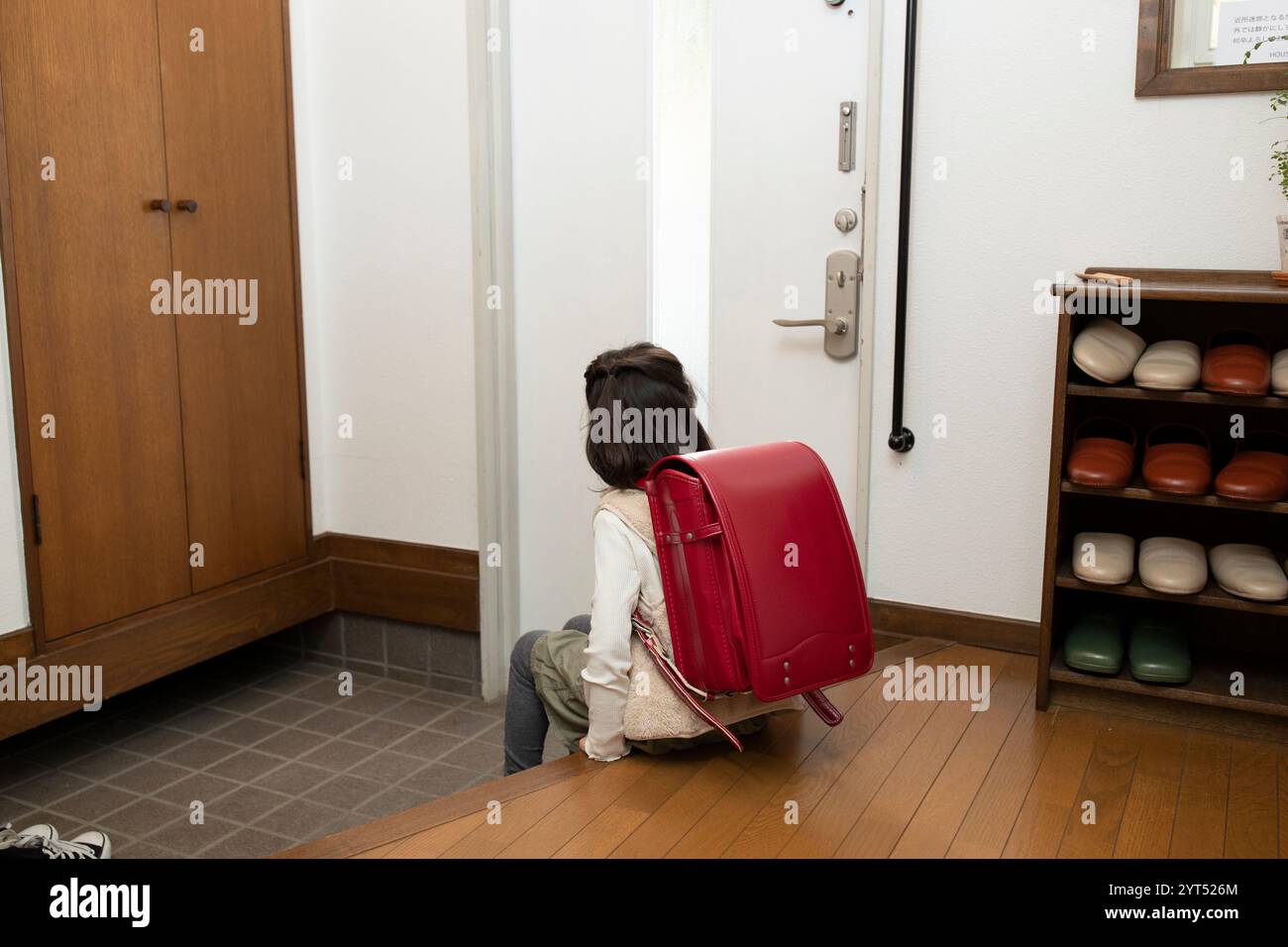 Girl back view school hi-res stock photography and images - Alamy