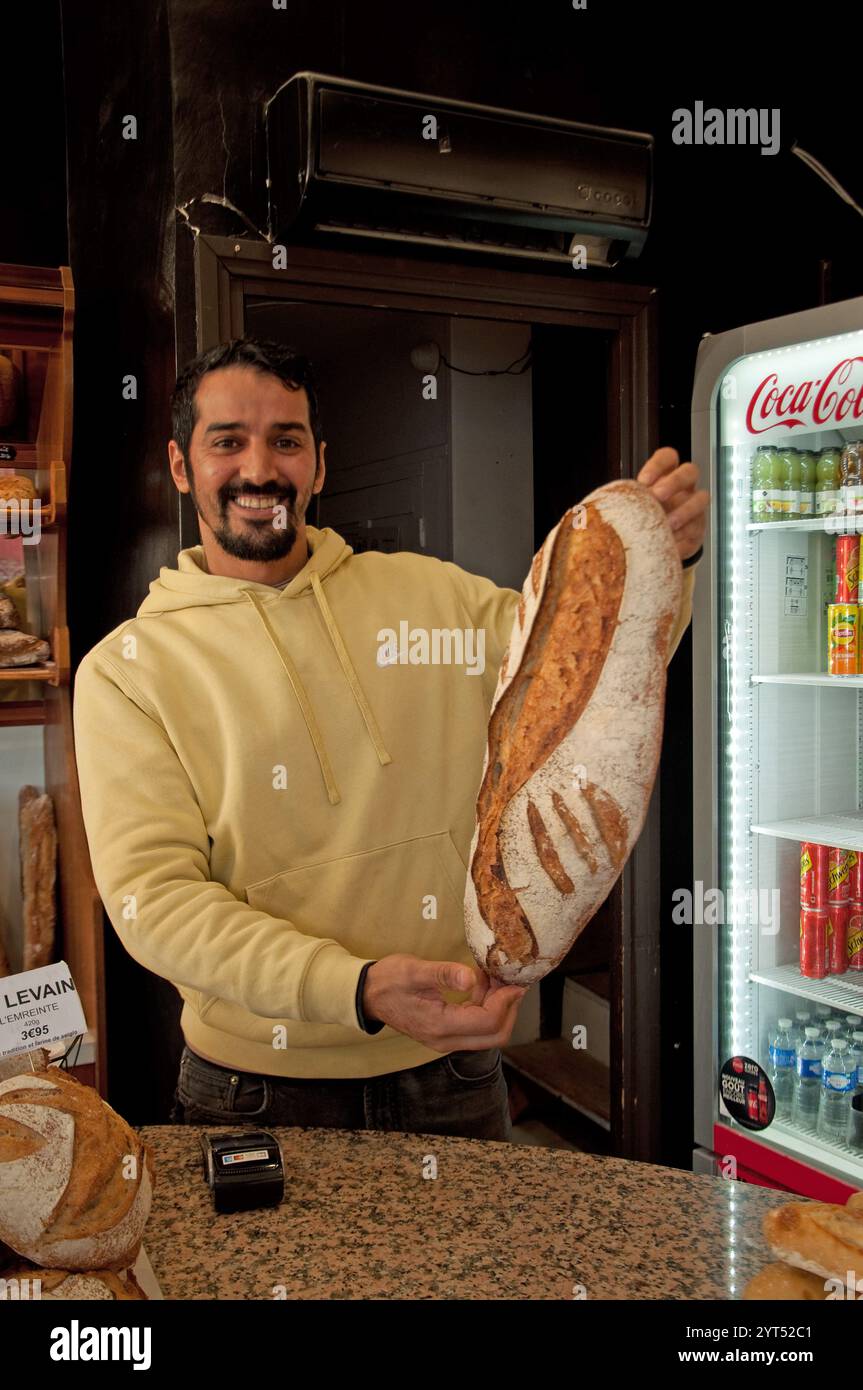 France boulanger shop hi-res stock photography and images - Alamy