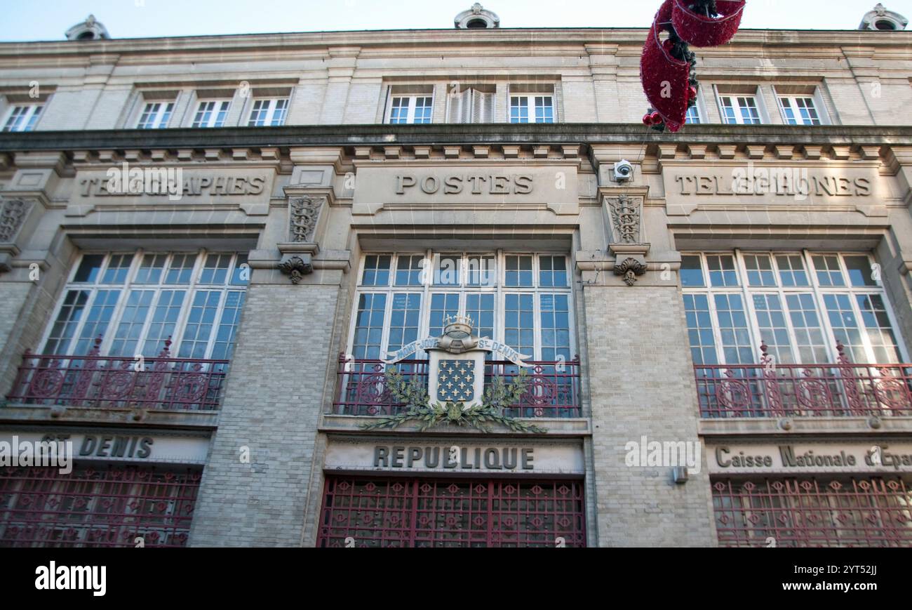 Post Office, St Denis, Paris, France Stock Photo - Alamy