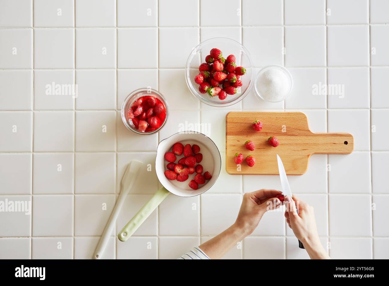 One strawberry from top hi-res stock photography and images - Alamy