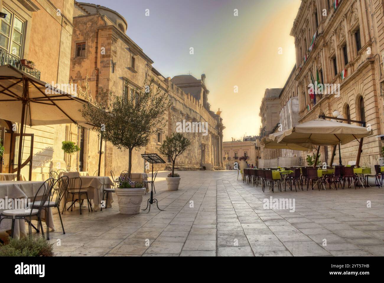 Street siracusa sicily hi-res stock photography and images - Alamy