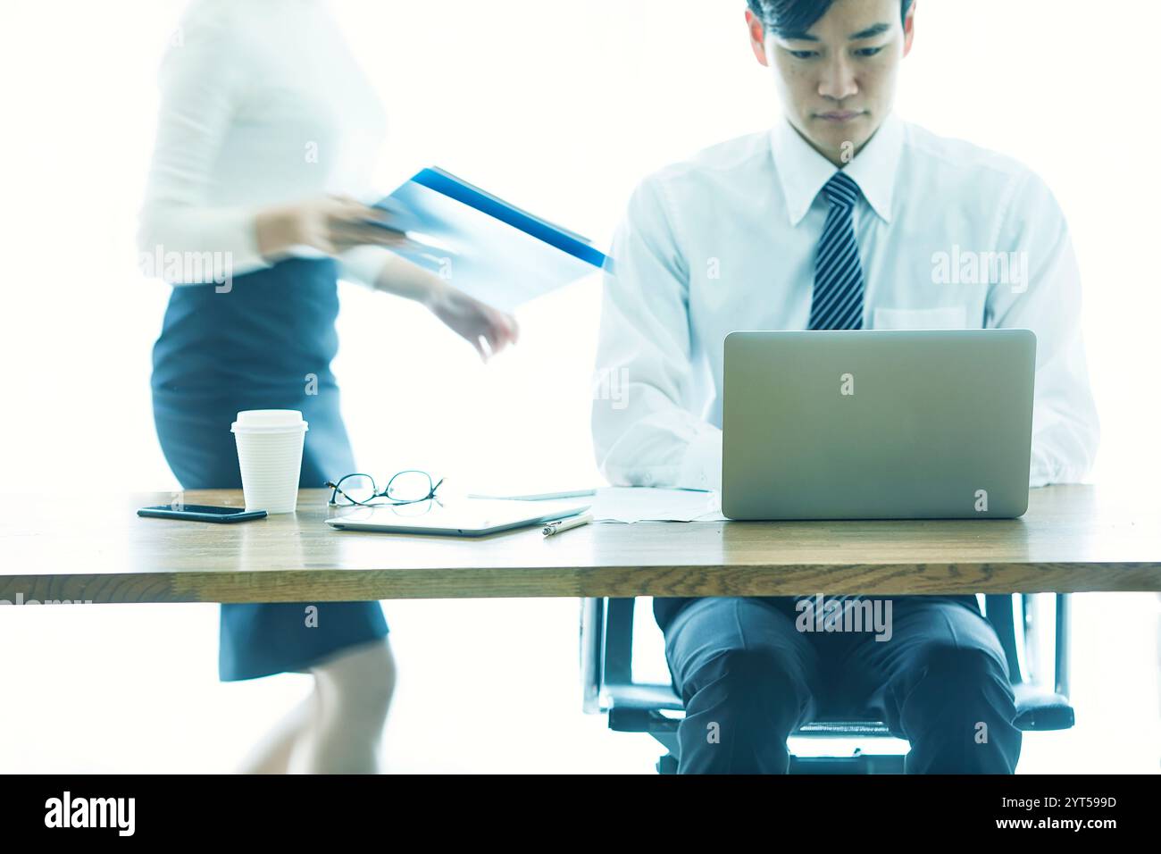 Boss woman office men Cut Out Stock Images & Pictures - Alamy