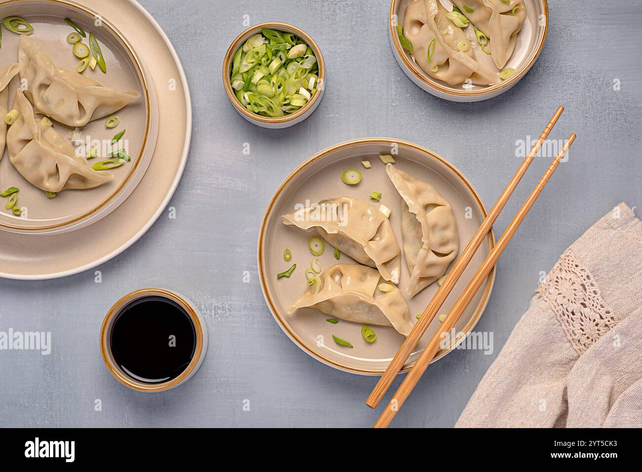 Food photography of vegetable gyoza dumplings, jiaozi, spring onion ...