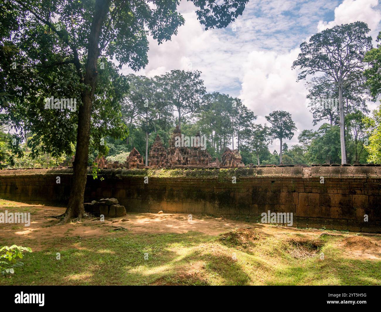 Details, sculptures and structures of the Banteay Sri temple in ...