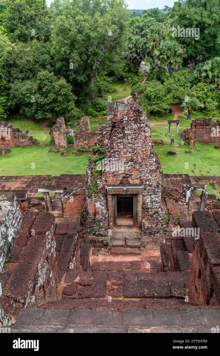 Details, sculptures and structures of the Pre Rup temple in Cambodia ...