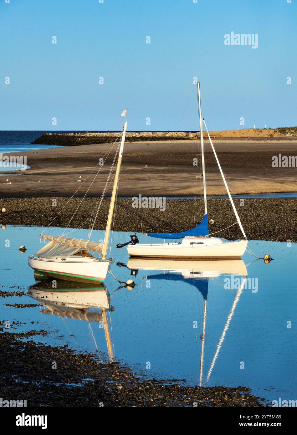 Sailboats at low tide in Pamet Harbor, Truro, Cape Cod Stock Photo - Alamy