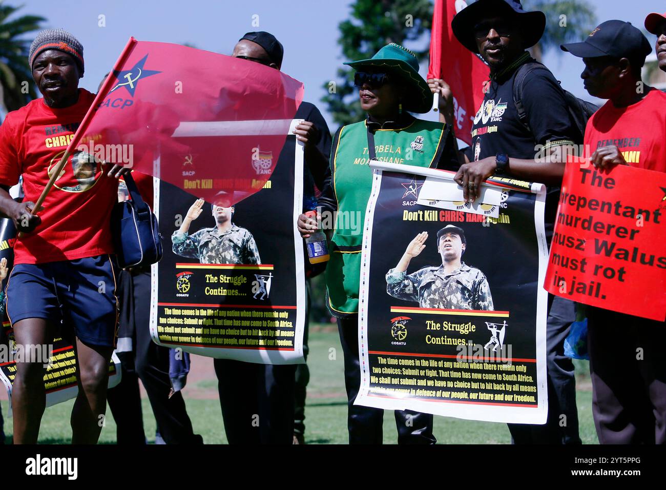 File — Demonstrators protest outside the Kgosi Mampuru prison in ...