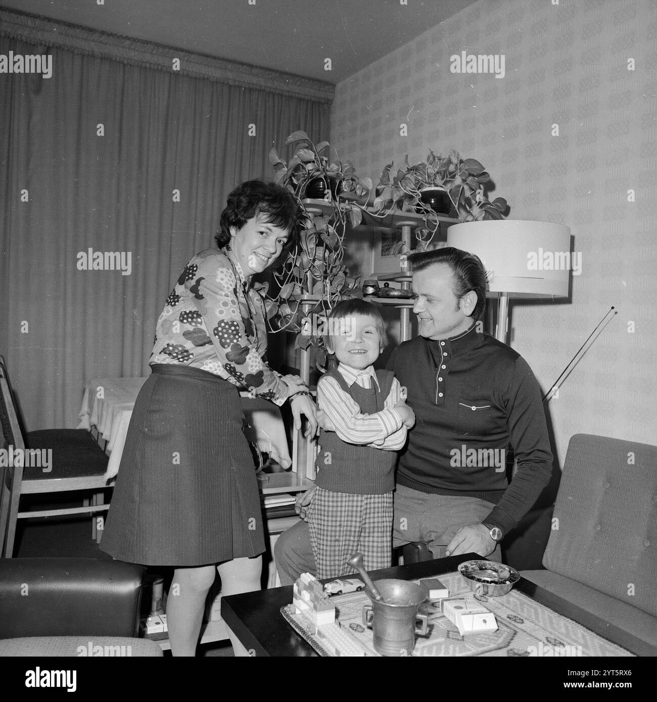 Zuhause bei Rundfunkmechaniker Manfred Spranger und seiner Familie in ...