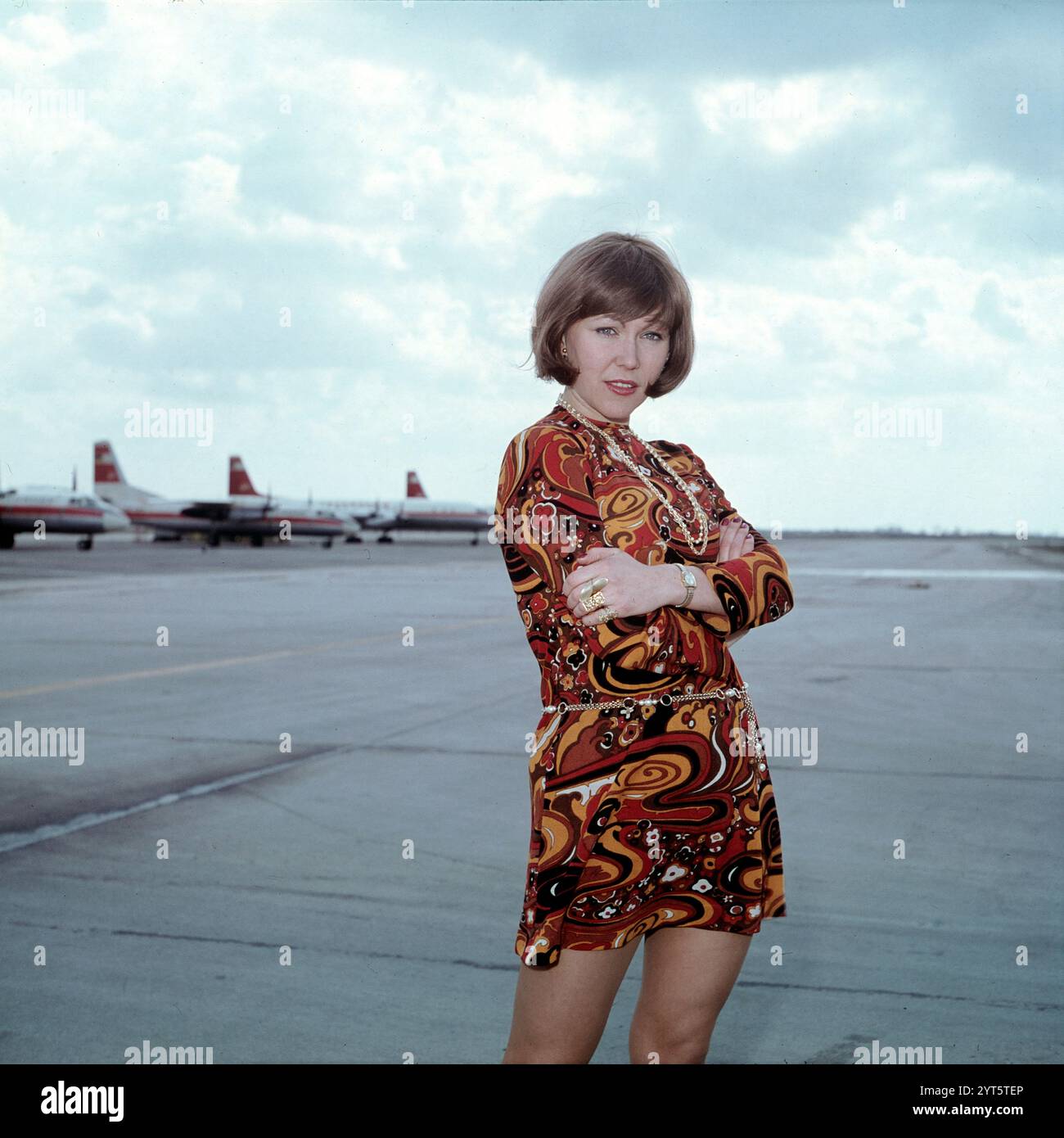 Die belgische Sängerin Lily Castel (geb. Alice van Acker) im Porträt ...