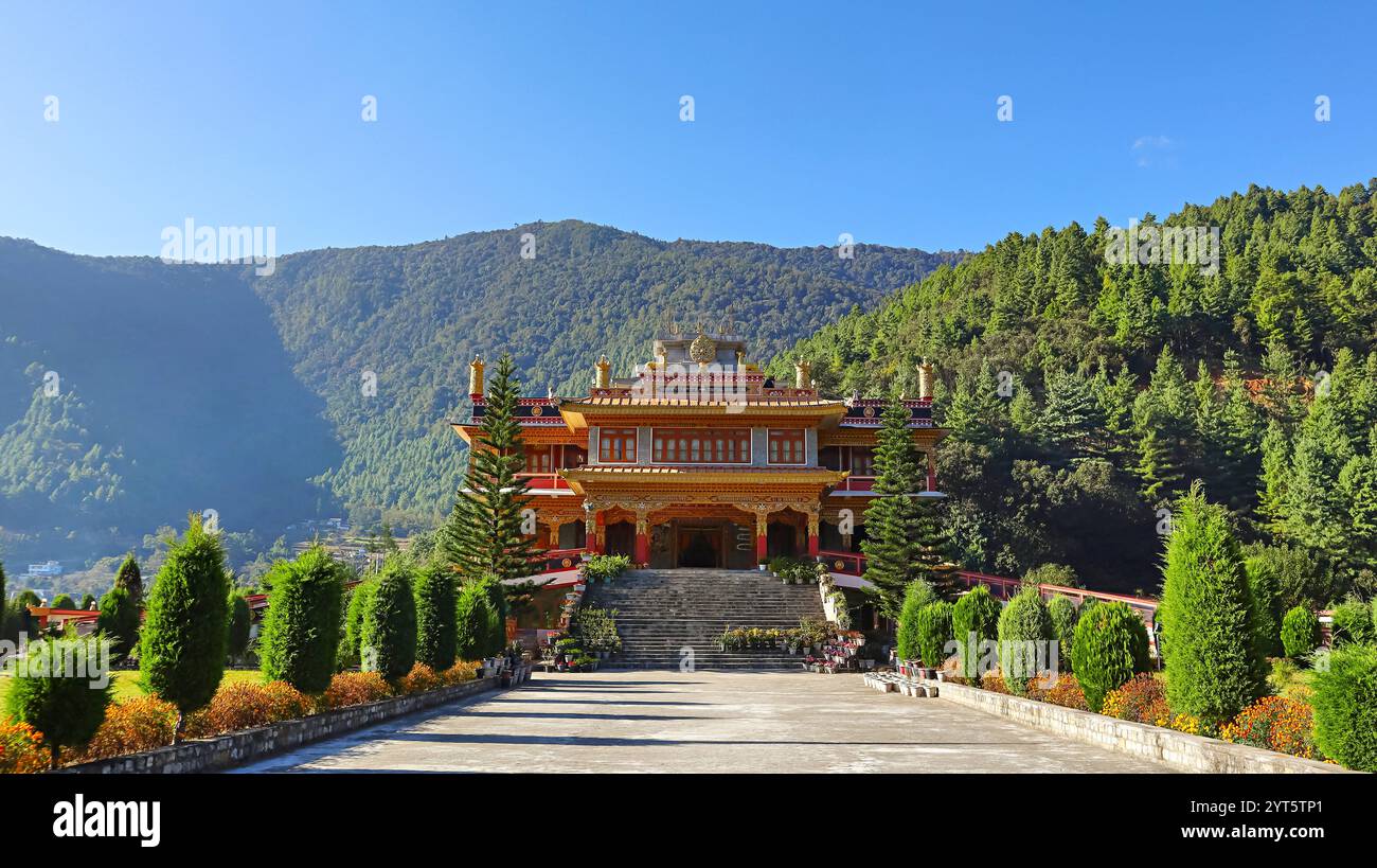 Traditional buddhist architecture hi-res stock photography and images ...