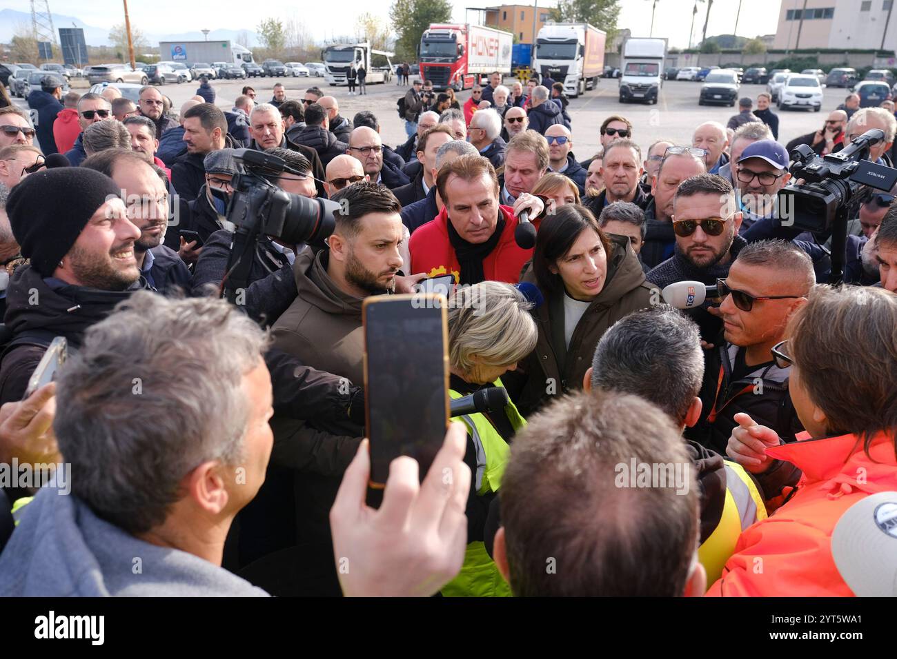 Napoli, Italy. 06th Dec, 2024. Pd secretary Elly Schlein visits the ...